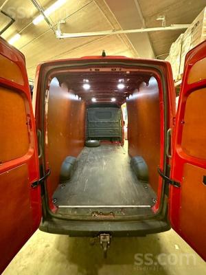 Red Volkswagen Crafter 2018 in Riga, with an engine capacity of 2.00 L and mileage of 235 thousand km for 17990 €, photo 13 on AUTOMOTO.COM.LV