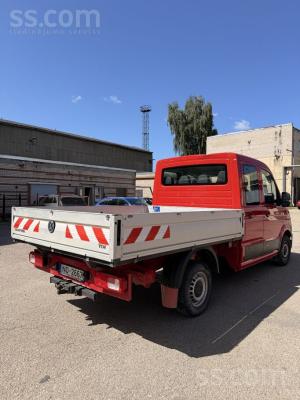 Red Volkswagen Crafter 2018 in Riga, with an engine capacity of 2.00 L and mileage of 143 thousand km for 22999 €, photo 3 on AUTOMOTO.COM.LV