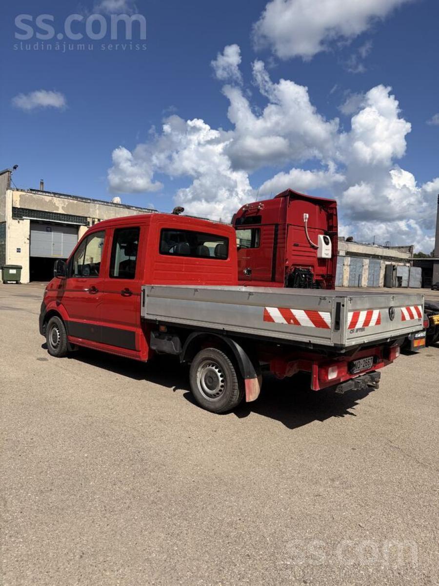 Red Volkswagen Crafter 2018 in Riga, with an engine capacity of 2.00 L and mileage of 143 thousand km for 22999 €, photo 5 on AUTOMOTO.COM.LV