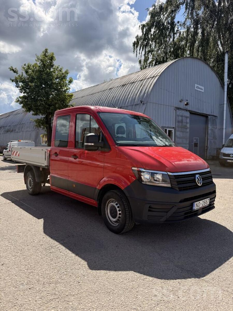 Red Volkswagen Crafter 2018 in Riga, with an engine capacity of 2.00 L and mileage of 143 thousand km for 22999 €, photo 6 on AUTOMOTO.COM.LV