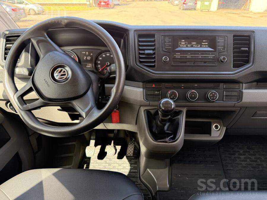 Red Volkswagen Crafter 2018 in Riga, with an engine capacity of 2.00 L and mileage of 143 thousand km for 22999 €, photo 8 on AUTOMOTO.COM.LV