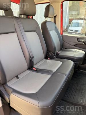 Red Volkswagen Crafter 2018 in Riga, with an engine capacity of 2.00 L and mileage of 143 thousand km for 22999 €, photo 10 on AUTOMOTO.COM.LV