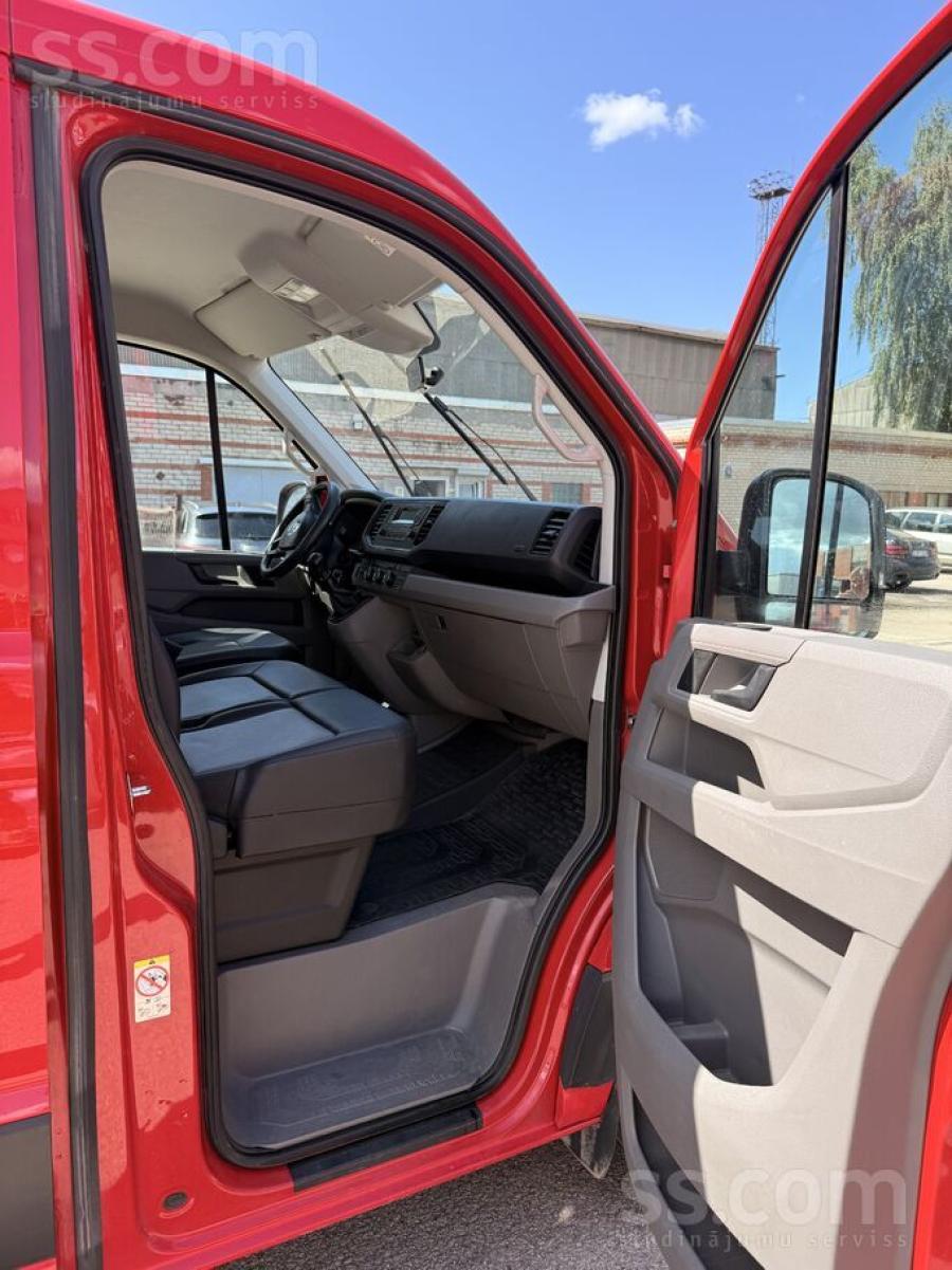 Red Volkswagen Crafter 2018 in Riga, with an engine capacity of 2.00 L and mileage of 143 thousand km for 22999 €, photo 11 on AUTOMOTO.COM.LV