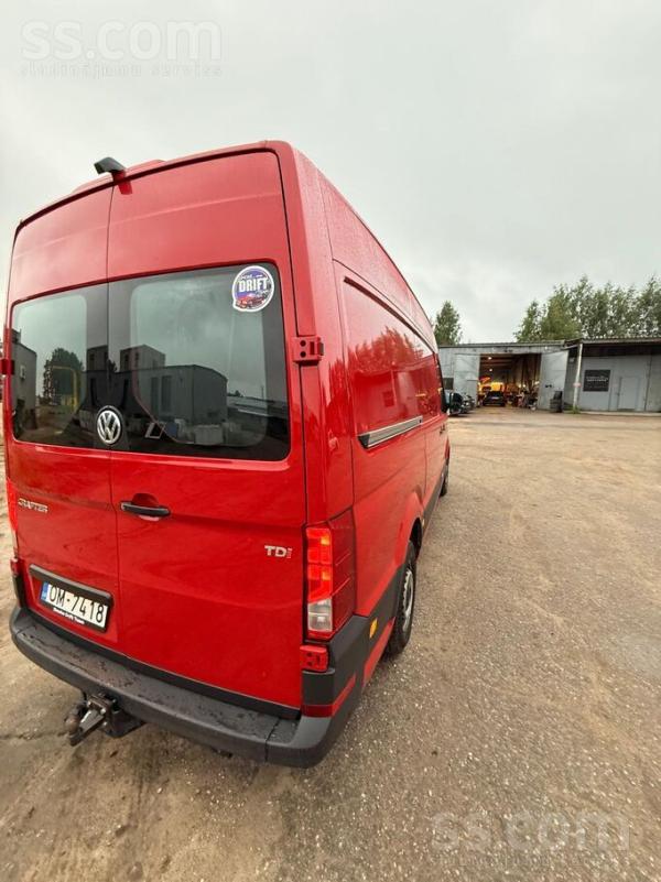 Red Volkswagen Crafter 2023 in Riga, with an engine capacity of 2.00 L and mileage of 22 thousand km for 31777 €, photo 2 on AUTOMOTO.COM.LV