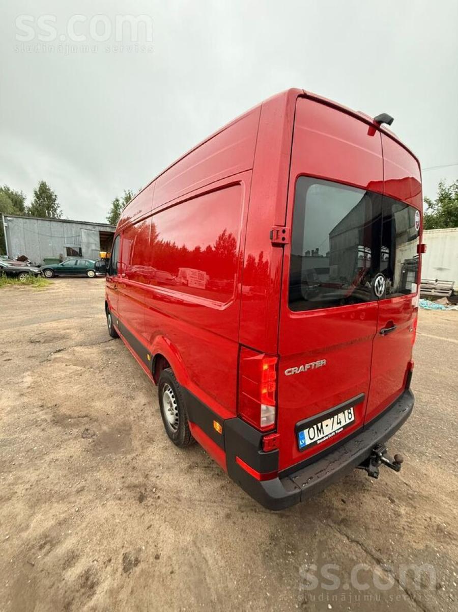 Red Volkswagen Crafter 2023 in Riga, with an engine capacity of 2.00 L and mileage of 22 thousand km for 31777 €, photo 4 on AUTOMOTO.COM.LV