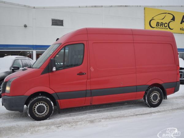 Red Volkswagen Crafter 2016 in Riga, with an engine capacity of 2.00 L and mileage of 285 thousand km for 8000 €, photo 2 on AUTOMOTO.COM.LV