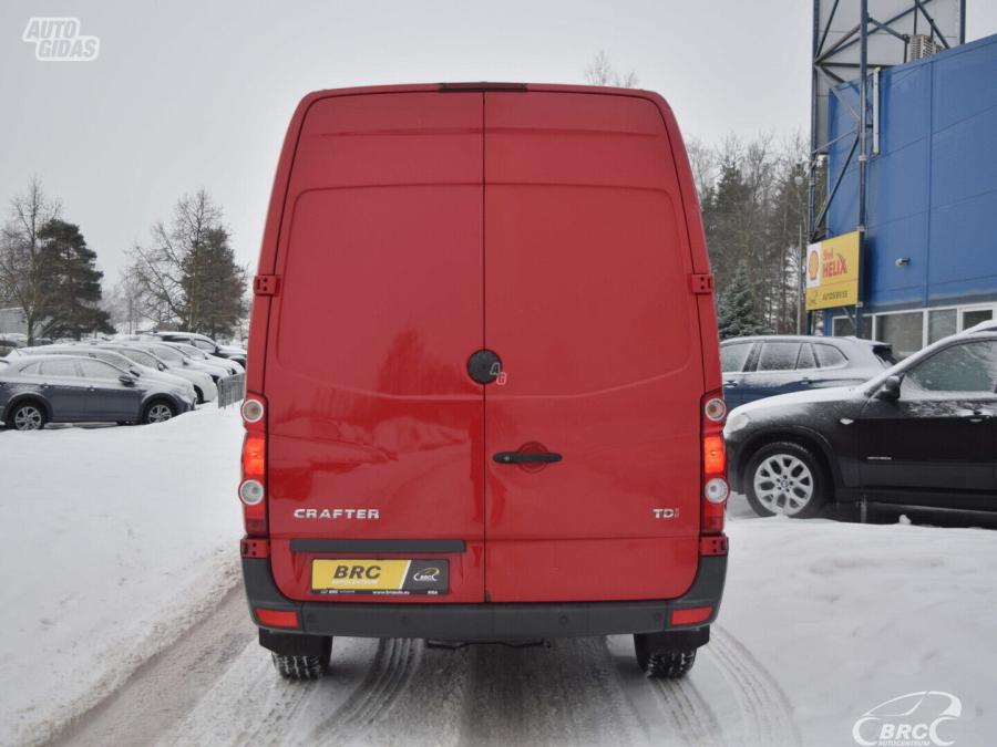 Red Volkswagen Crafter 2016 in Riga, with an engine capacity of 2.00 L and mileage of 285 thousand km for 8000 €, photo 5 on AUTOMOTO.COM.LV