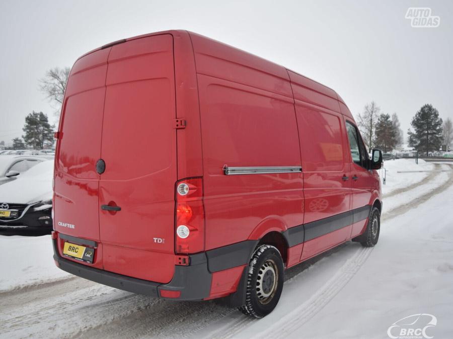 Red Volkswagen Crafter 2016 in Riga, with an engine capacity of 2.00 L and mileage of 285 thousand km for 8000 €, photo 6 on AUTOMOTO.COM.LV
