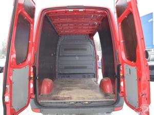 Red Volkswagen Crafter 2016 in Riga, with an engine capacity of 2.00 L and mileage of 285 thousand km for 8000 €, photo 11 on AUTOMOTO.COM.LV