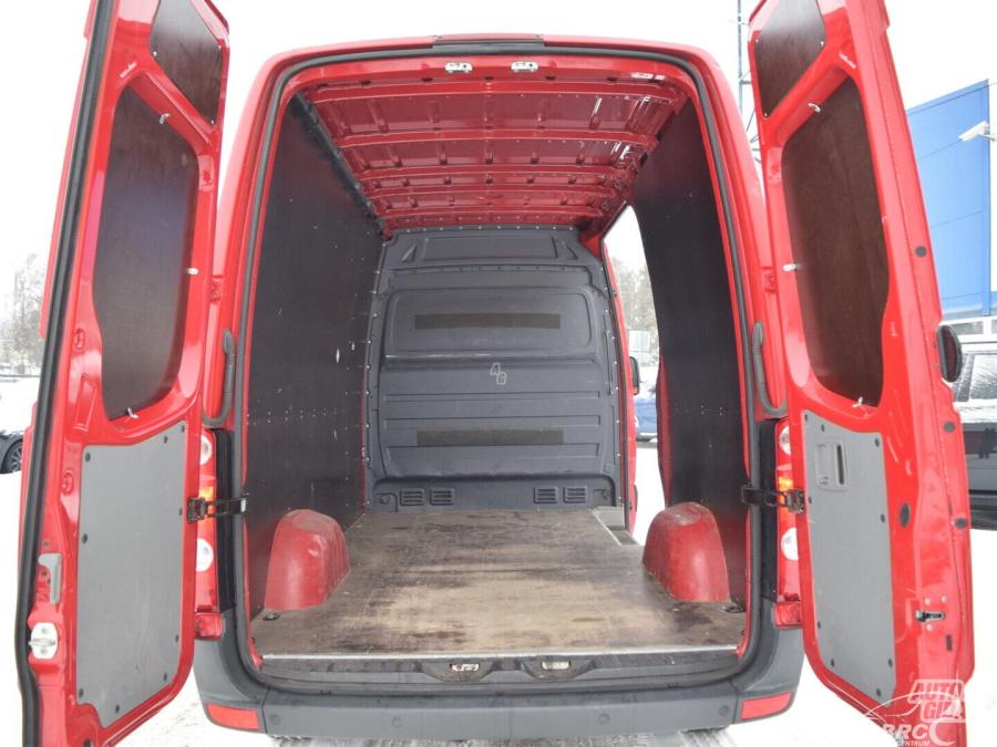 Red Volkswagen Crafter 2016 in Riga, with an engine capacity of 2.00 L and mileage of 285 thousand km for 8000 €, photo 11 on AUTOMOTO.COM.LV