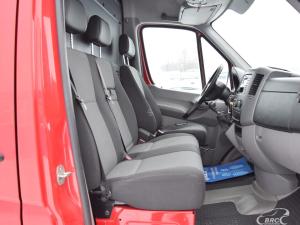 Red Volkswagen Crafter 2016 in Riga, with an engine capacity of 2.00 L and mileage of 285 thousand km for 8000 €, photo 24 on AUTOMOTO.COM.LV