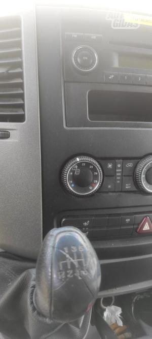 Volkswagen Crafter 2008 in Klaipeda, with an engine capacity of 2.50 L and mileage of 230 thousand km for 4400 €, photo 6 on AUTOMOTO.COM.LV