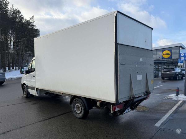 White Volkswagen Crafter 2007 in Vilnius, with an engine capacity of 2.50 L and mileage of 396 thousand km for 3200 €, photo 4 on AUTOMOTO.COM.LV