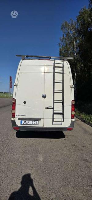 White Volkswagen Crafter 2009 in Sakiai, with an engine capacity of 2.50 L and mileage of 446 thousand km for 3400 €, photo 5 on AUTOMOTO.COM.LV