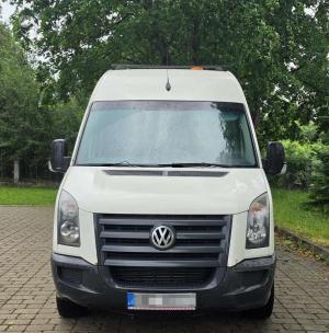 White Volkswagen Crafter 2009 in Vilnius, with an engine capacity of 2.50 L and mileage of 350 thousand km for 2200 €, photo 3 on AUTOMOTO.COM.LV