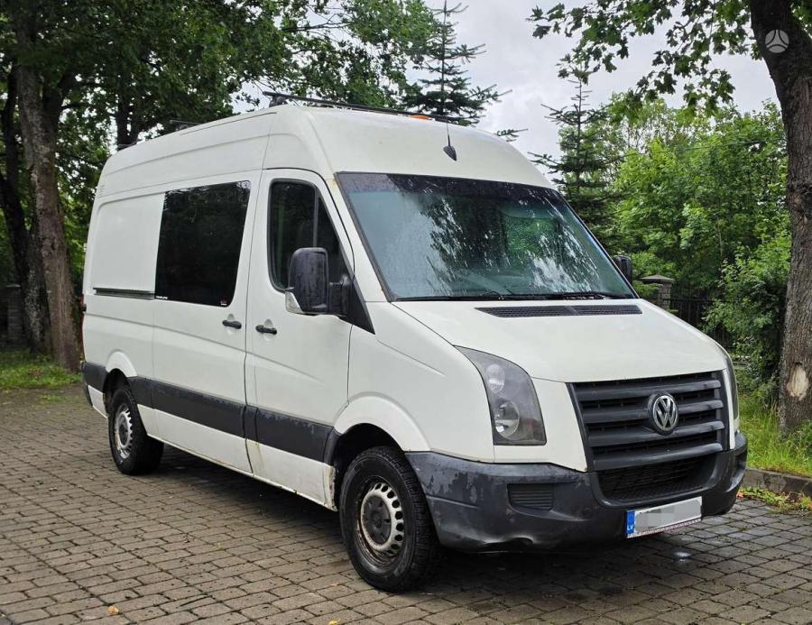 White Volkswagen Crafter 2009 in Vilnius, with an engine capacity of 2.50 L and mileage of 350 thousand km for 2200 €, photo 4 on AUTOMOTO.COM.LV