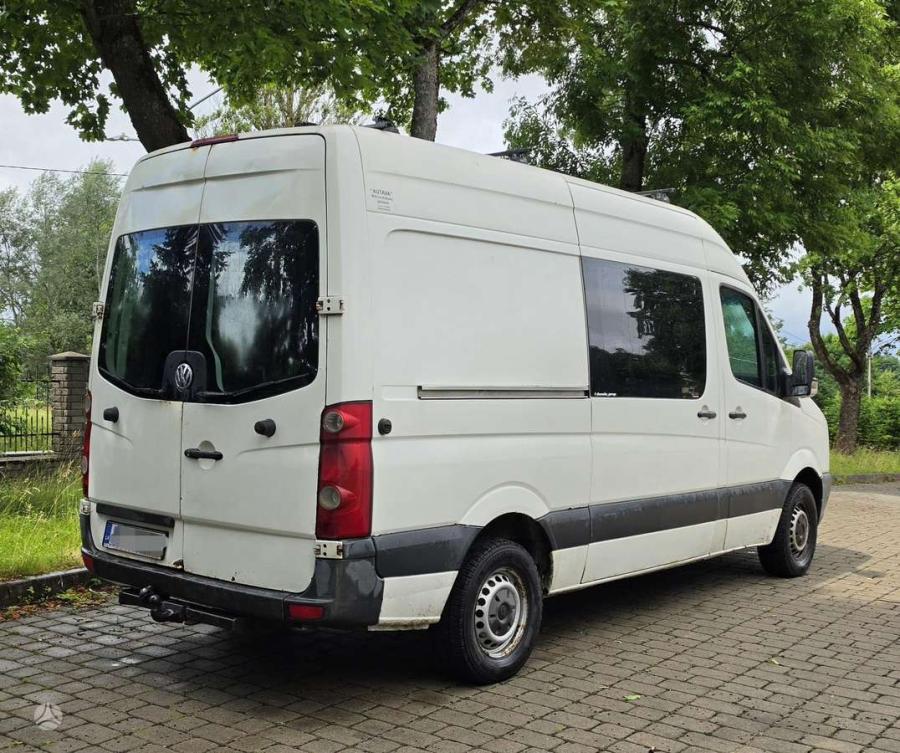 White Volkswagen Crafter 2009 in Vilnius, with an engine capacity of 2.50 L and mileage of 350 thousand km for 2200 €, photo 6 on AUTOMOTO.COM.LV