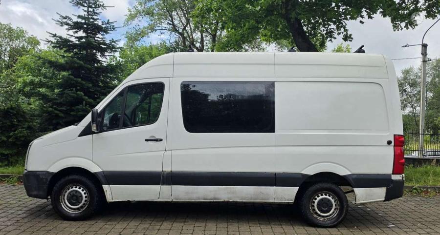 White Volkswagen Crafter 2009 in Vilnius, with an engine capacity of 2.50 L and mileage of 350 thousand km for 2200 €, photo 9 on AUTOMOTO.COM.LV