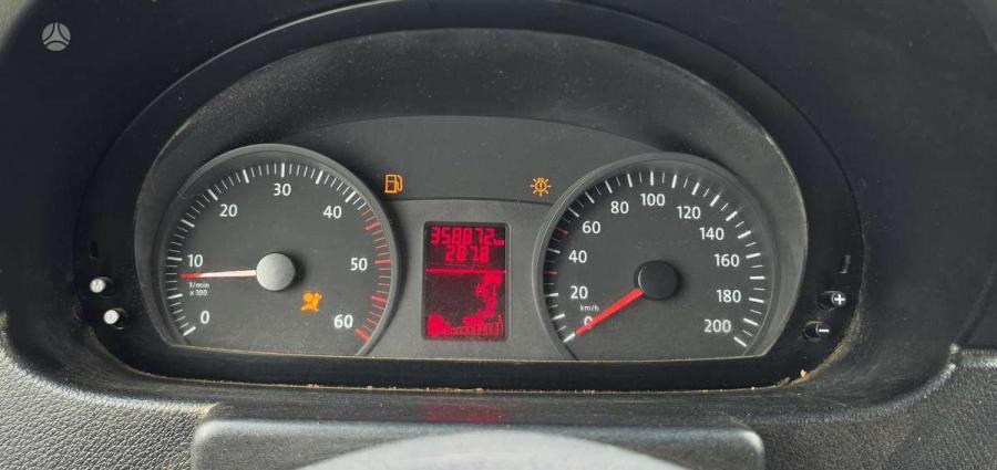 White Volkswagen Crafter 2009 in Vilnius, with an engine capacity of 2.50 L and mileage of 350 thousand km for 2200 €, photo 11 on AUTOMOTO.COM.LV