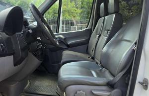 White Volkswagen Crafter 2009 in Vilnius, with an engine capacity of 2.50 L and mileage of 350 thousand km for 2200 €, photo 12 on AUTOMOTO.COM.LV