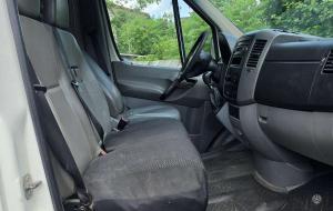 White Volkswagen Crafter 2009 in Vilnius, with an engine capacity of 2.50 L and mileage of 350 thousand km for 2200 €, photo 13 on AUTOMOTO.COM.LV