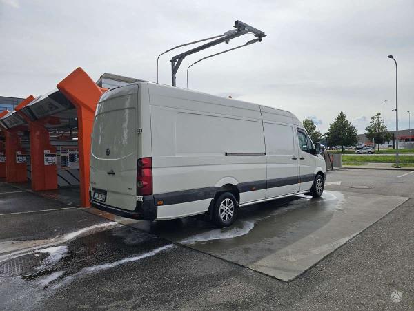 White Volkswagen Crafter 2010 in Kaunas, with an engine capacity of 2.46 L and mileage of 420 thousand km for 1 €, photo 4 on AUTOMOTO.COM.LV