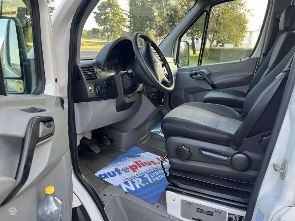 White Volkswagen Crafter 2012 in Prienai, with an engine capacity of 2.00 L and mileage of 218 thousand km for 9900 €, photo 11 on AUTOMOTO.COM.LV