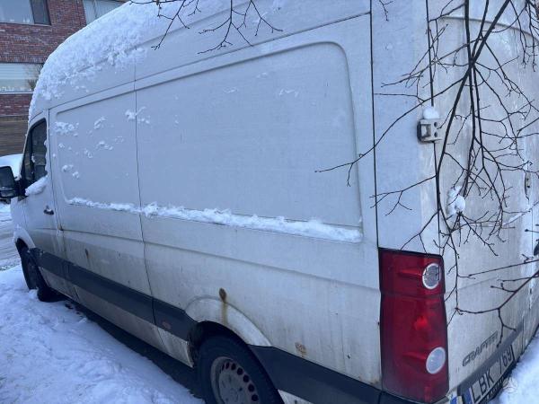 White Volkswagen Crafter 2012 in Kaunas, with an engine capacity of 2.00 L and mileage of 650 thousand km for 3150 €, photo 2 on AUTOMOTO.COM.LV
