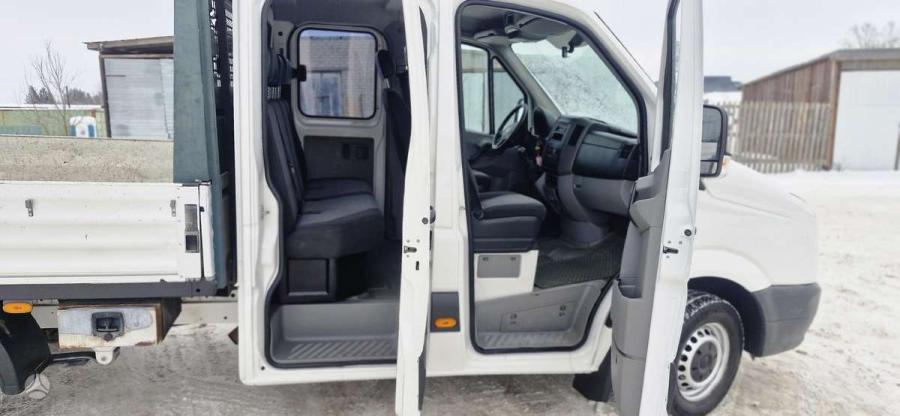 White Volkswagen Crafter 2012 in Kelme, with an engine capacity of 1.97 L and mileage of 210 thousand km for 10800 €, photo 9 on AUTOMOTO.COM.LV