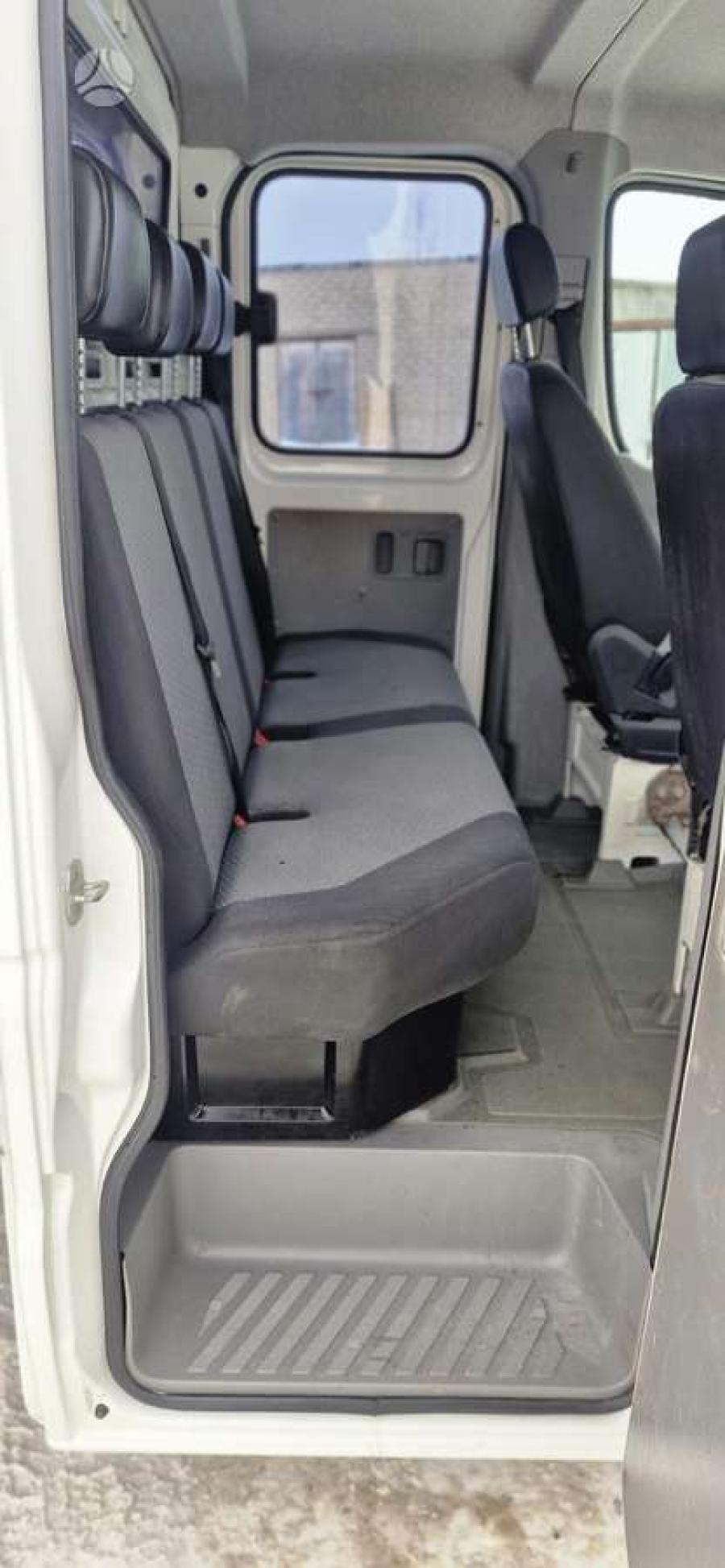 White Volkswagen Crafter 2012 in Kelme, with an engine capacity of 1.97 L and mileage of 210 thousand km for 10800 €, photo 12 on AUTOMOTO.COM.LV