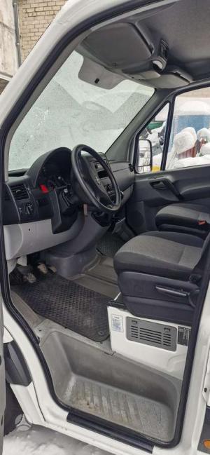 White Volkswagen Crafter 2012 in Kelme, with an engine capacity of 1.97 L and mileage of 210 thousand km for 10800 €, photo 15 on AUTOMOTO.COM.LV