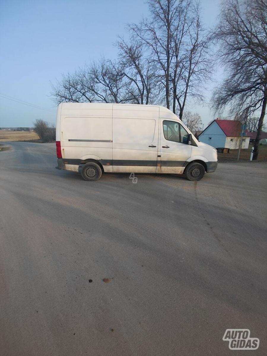 White Volkswagen Crafter 2012 in Alytus, with an engine capacity of 2.00 L and mileage of 500 thousand km for 3000 €, photo 5 on AUTOMOTO.COM.LV