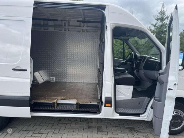 White Volkswagen Crafter 2012 in Taurage, with an engine capacity of 2.00 L and mileage of 194 thousand km for 7700 €, photo 10 on AUTOMOTO.COM.LV