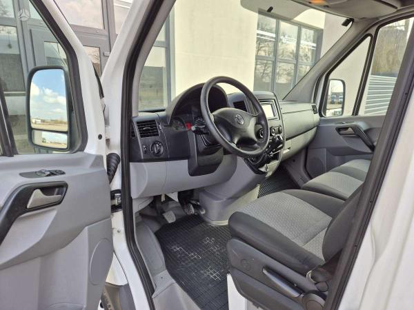 White Volkswagen Crafter 2012 in Marijampole, with an engine capacity of 1.97 L and mileage of 291 thousand km for 9000 €, photo 10 on AUTOMOTO.COM.LV