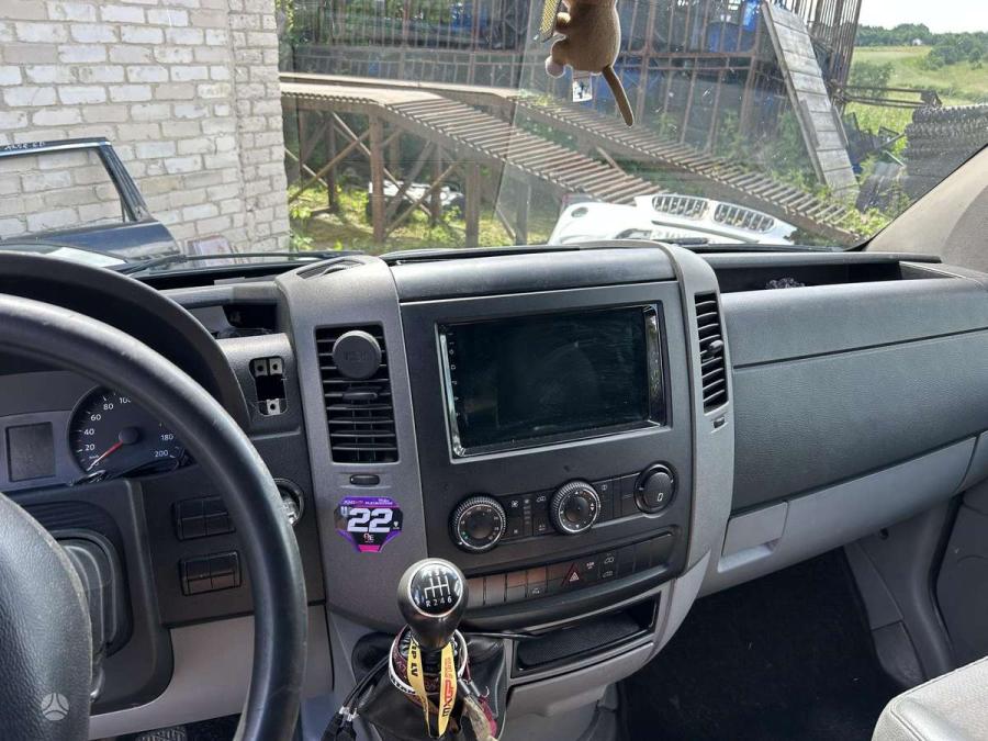 Balts Volkswagen Crafter 2012 Utena, ar dzinēja tilpumu 2.00 L un nobraukumu 360 tūkst. km par 12500 €, foto 8 vietnē AUTOMOTO.COM.LV
