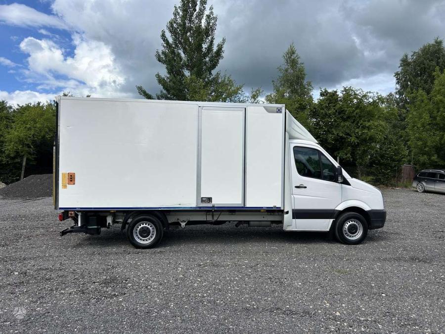 White Volkswagen Crafter 2013 in Kretinga, with an engine capacity of 1.97 L and mileage of 197 thousand km for 10650 €, photo 4 on AUTOMOTO.COM.LV