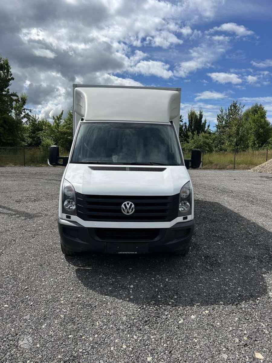 White Volkswagen Crafter 2013 in Kretinga, with an engine capacity of 1.97 L and mileage of 197 thousand km for 10650 €, photo 6 on AUTOMOTO.COM.LV