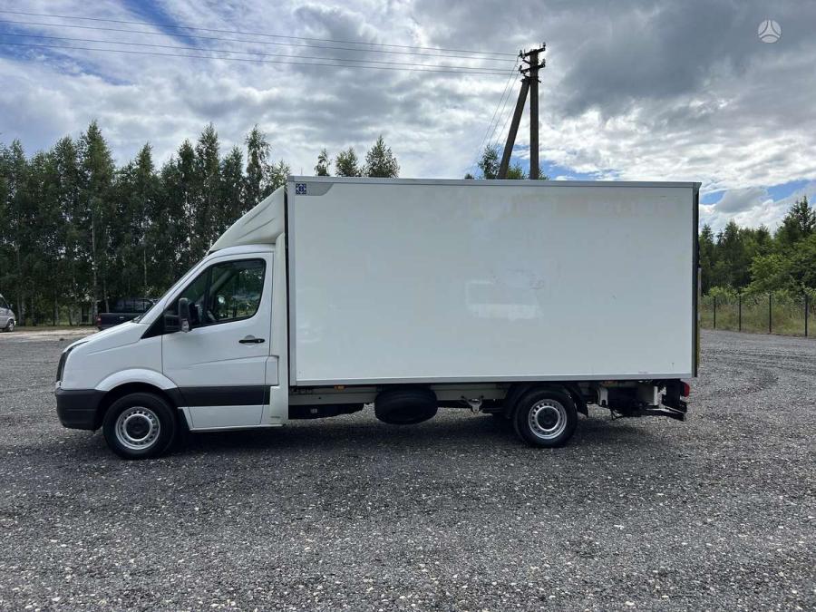 White Volkswagen Crafter 2013 in Kretinga, with an engine capacity of 1.97 L and mileage of 197 thousand km for 10650 €, photo 9 on AUTOMOTO.COM.LV
