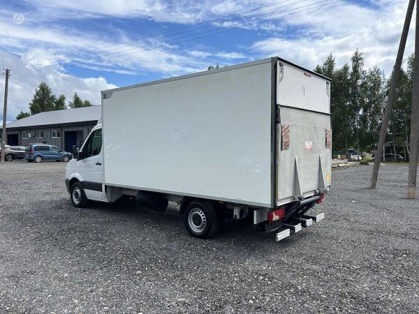 White Volkswagen Crafter 2013 in Kretinga, with an engine capacity of 1.97 L and mileage of 197 thousand km for 10650 €, photo 9 on AUTOMOTO.COM.LV