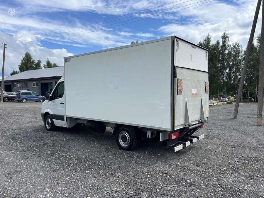 White Volkswagen Crafter 2013 in Kretinga, with an engine capacity of 1.97 L and mileage of 197 thousand km for 10650 €, photo 10 on AUTOMOTO.COM.LV