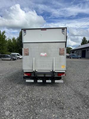 White Volkswagen Crafter 2013 in Kretinga, with an engine capacity of 1.97 L and mileage of 197 thousand km for 10650 €, photo 11 on AUTOMOTO.COM.LV
