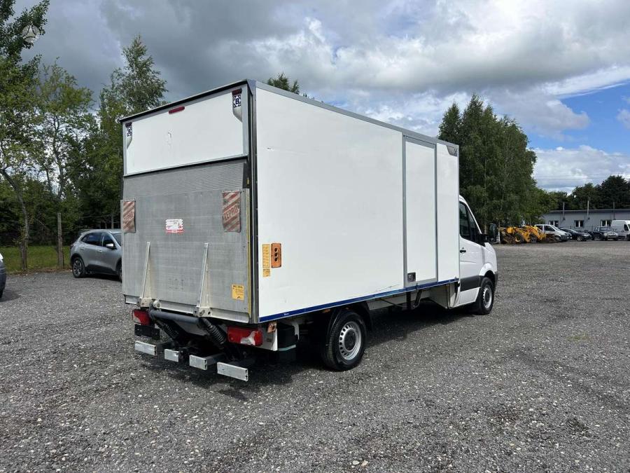 White Volkswagen Crafter 2013 in Kretinga, with an engine capacity of 1.97 L and mileage of 197 thousand km for 10650 €, photo 12 on AUTOMOTO.COM.LV