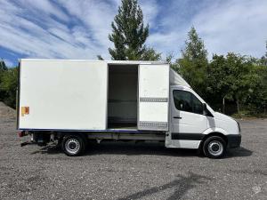 White Volkswagen Crafter 2013 in Kretinga, with an engine capacity of 1.97 L and mileage of 197 thousand km for 10650 €, photo 18 on AUTOMOTO.COM.LV
