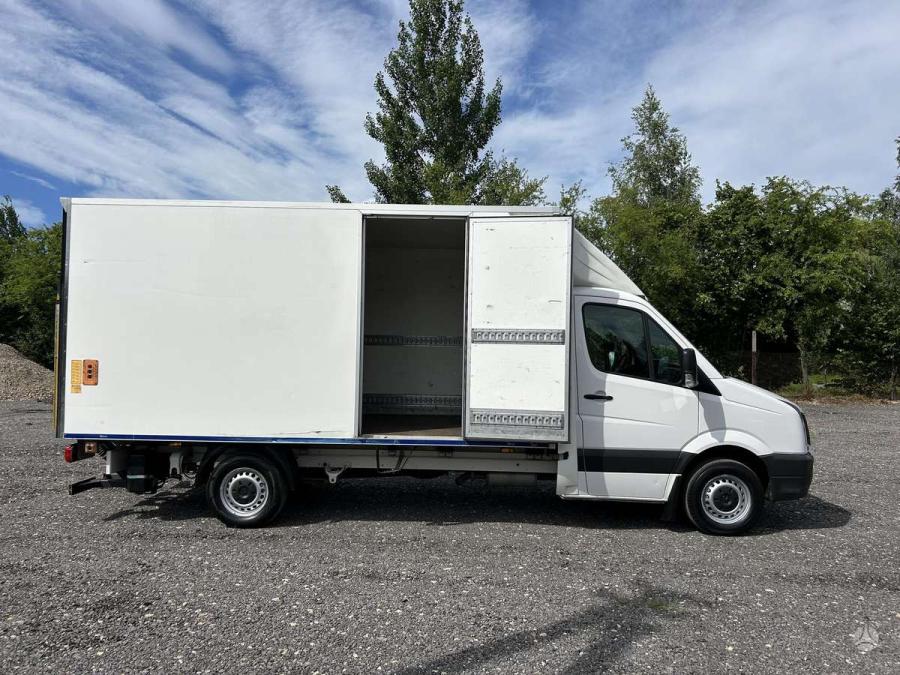 White Volkswagen Crafter 2013 in Kretinga, with an engine capacity of 1.97 L and mileage of 197 thousand km for 10650 €, photo 18 on AUTOMOTO.COM.LV
