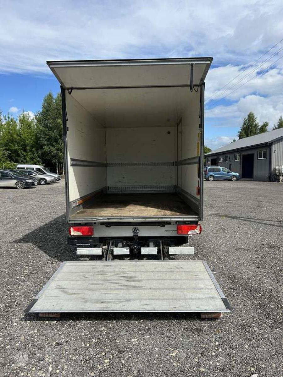 White Volkswagen Crafter 2013 in Kretinga, with an engine capacity of 1.97 L and mileage of 197 thousand km for 10650 €, photo 20 on AUTOMOTO.COM.LV