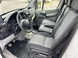 White Volkswagen Crafter 2013 in Kretinga, with an engine capacity of 1.97 L and mileage of 197 thousand km for 10650 €, photo 22 on AUTOMOTO.COM.LV