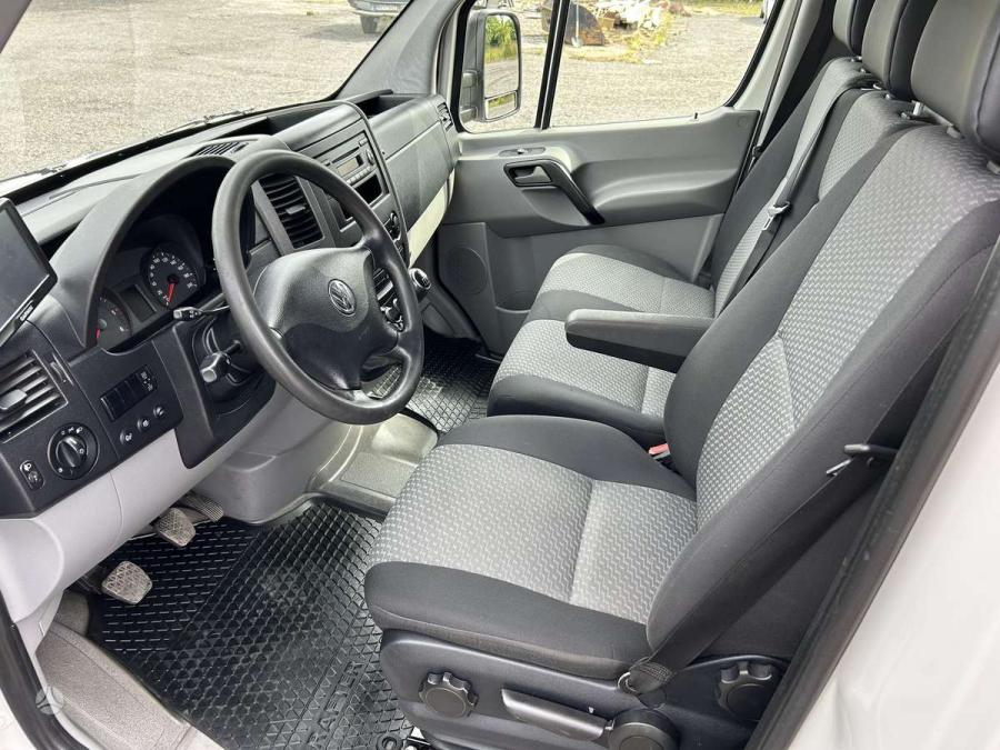 White Volkswagen Crafter 2013 in Kretinga, with an engine capacity of 1.97 L and mileage of 197 thousand km for 10650 €, photo 22 on AUTOMOTO.COM.LV