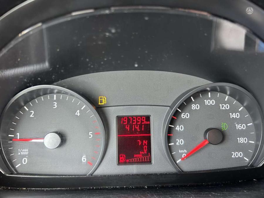 White Volkswagen Crafter 2013 in Kretinga, with an engine capacity of 1.97 L and mileage of 197 thousand km for 10650 €, photo 31 on AUTOMOTO.COM.LV