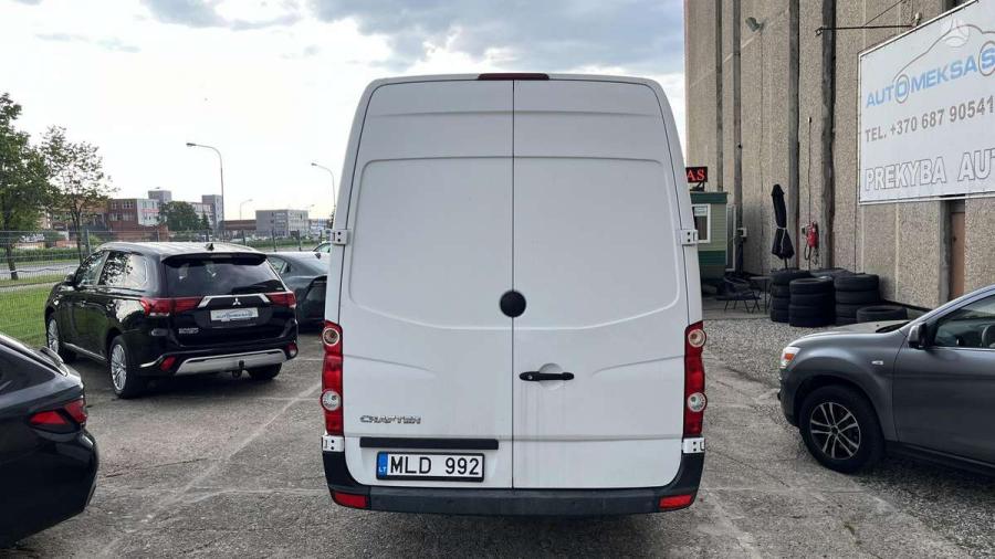 White Volkswagen Crafter 2013 in Klaipeda, with an engine capacity of 1.97 L and mileage of 174 thousand km for 8500 €, photo 6 on AUTOMOTO.COM.LV
