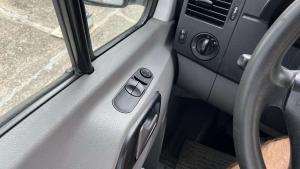 White Volkswagen Crafter 2013 in Klaipeda, with an engine capacity of 1.97 L and mileage of 174 thousand km for 8500 €, photo 20 on AUTOMOTO.COM.LV